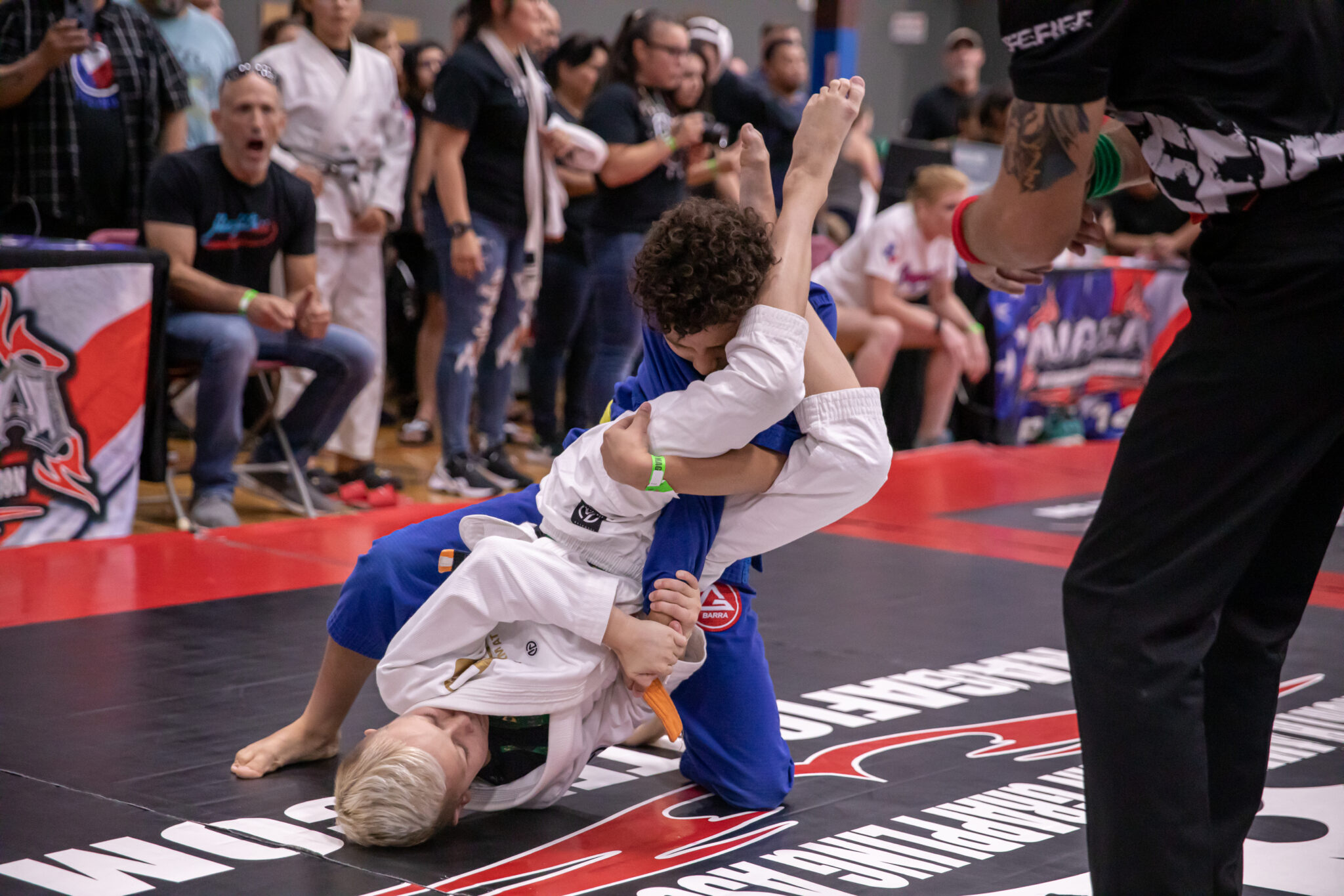 How to tie a BJJ belt securely - NAGA Fighter