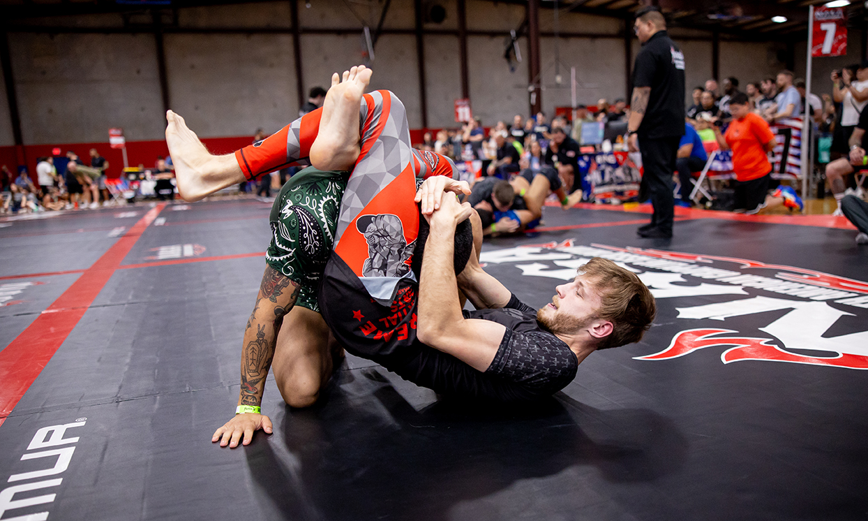 What is the Reverse Triangle Choke? - NAGA Fighter
