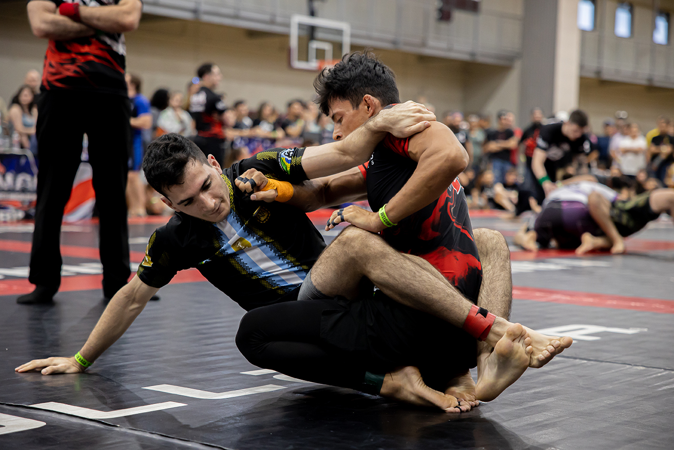 How to use the Scissor Sweep in BJJ - NAGA Fighter